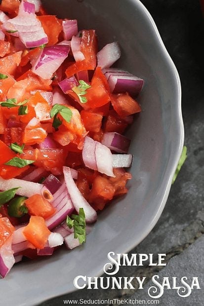 Simple Chunky Salsa Recipe {Pico De Gallo Salsa}