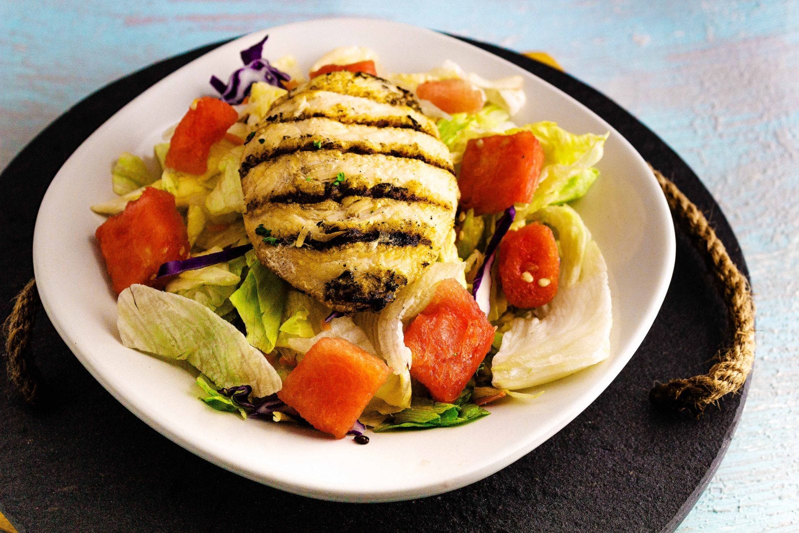 Caprese Grilled Pizza {Naan Bread Pizza On The Grill}